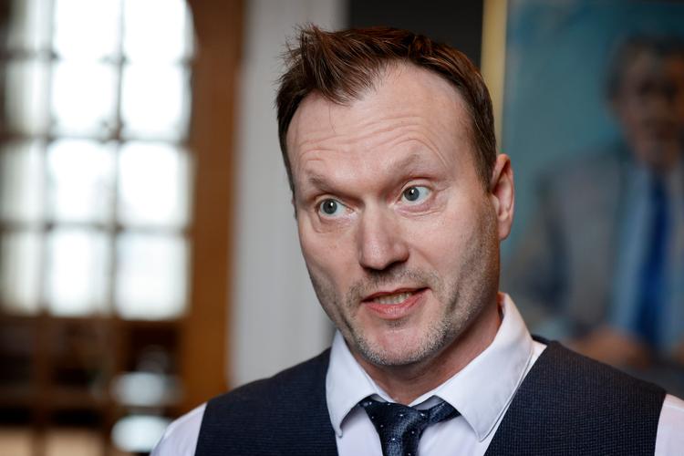 Kan du ikke engang betale for dine egne underbukser, Lars Boje?