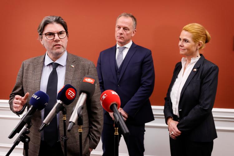 Politiken mener:Der er mange gode grunde til et Venstre-exit. Mads ...