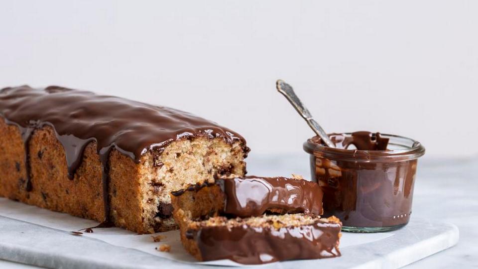 Banankage med chokolade og peanutbutter - politiken.dk